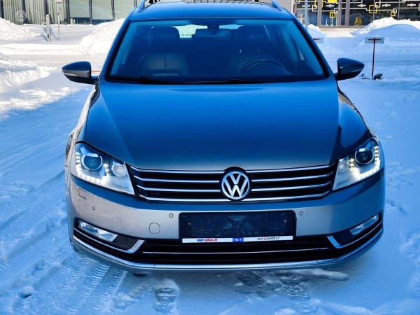 Brown Volkswagen Passat 2012 in Siauliai, with an engine capacity of 2.00 L and mileage of 270 thousand km for 6200 €, photo 5 on AUTOMOTO.COM.LV