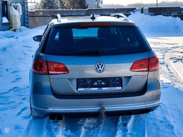 Brown Volkswagen Passat 2012 in Siauliai, with an engine capacity of 2.00 L and mileage of 270 thousand km for 6200 €, photo 8 on AUTOMOTO.COM.LV