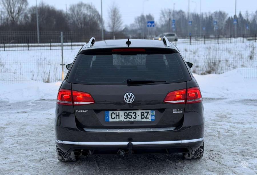 Brown Volkswagen Passat 2012 in Taurage, with an engine capacity of 1.97 L and mileage of 268 thousand km for 4800 €, photo 17 on AUTOMOTO.COM.LV