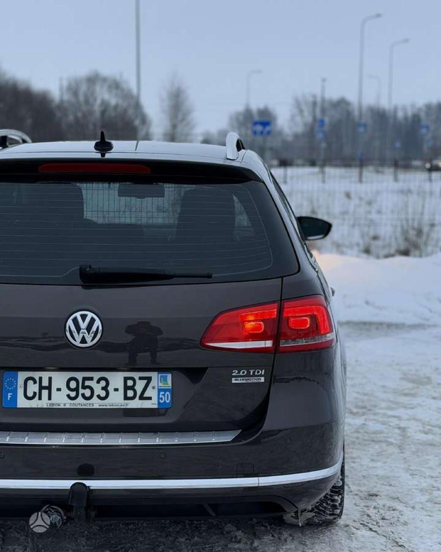 Brown Volkswagen Passat 2012 in Taurage, with an engine capacity of 1.97 L and mileage of 268 thousand km for 4800 €, photo 18 on AUTOMOTO.COM.LV