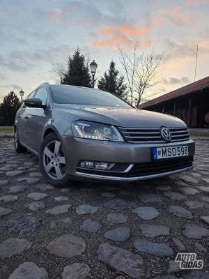 Brūns Volkswagen Passat 2012 Panevēža, ar dzinēja tilpumu 2.00 L un nobraukumu 313 tūkst. km par 6300 €, foto  vietnē AUTOMOTO.COM.LV