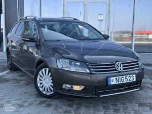 Brown Volkswagen Passat 2012 in Vilnius, with an engine capacity of 1.60 L and mileage of 319 thousand km for 3300 €, photo  on AUTOMOTO.COM.LV