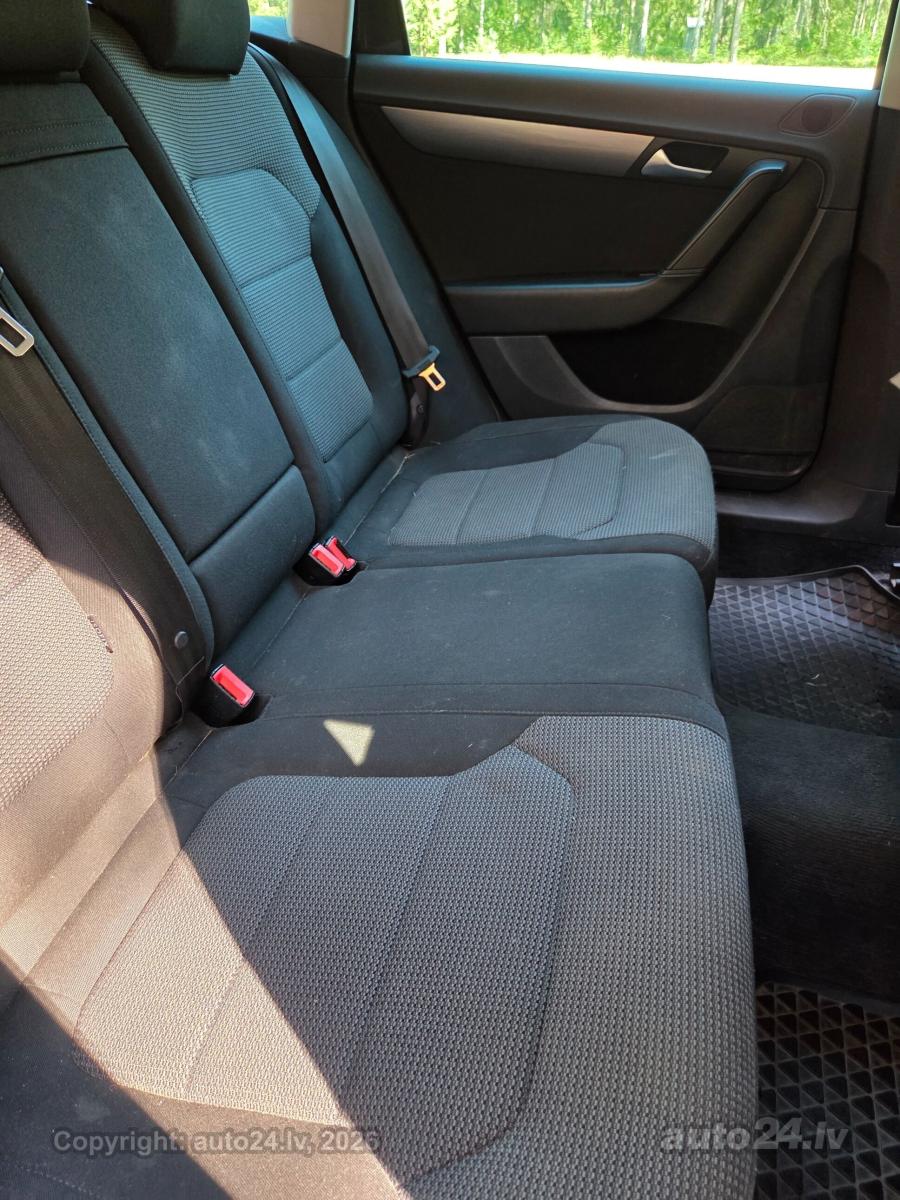 Brūns Volkswagen Passat 2012 Tallina, ar dzinēja tilpumu 2.00 L un nobraukumu 266 tūkst. km par 4500 €, foto 12 vietnē AUTOMOTO.COM.LV