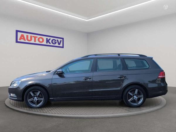 Brown Volkswagen Passat 2012 in Kaunas, with an engine capacity of 2.00 L and mileage of 296 thousand km for 5499 €, photo 2 on AUTOMOTO.COM.LV