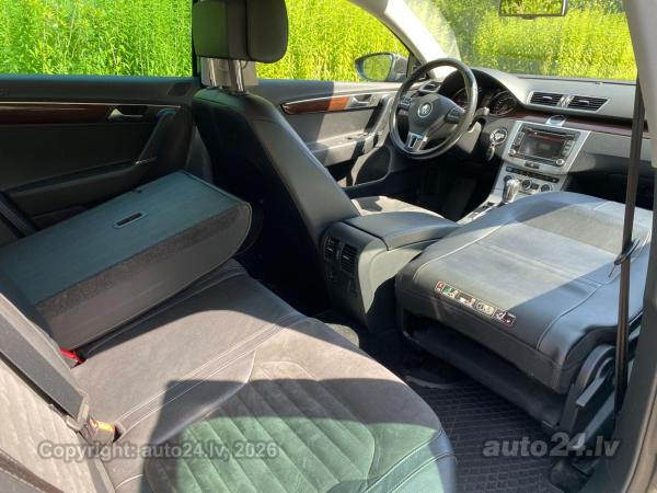 Brown Volkswagen Passat 2012 in Tallinn, with an engine capacity of 2.00 L and mileage of 282 thousand km for 5400 €, photo 10 on AUTOMOTO.COM.LV