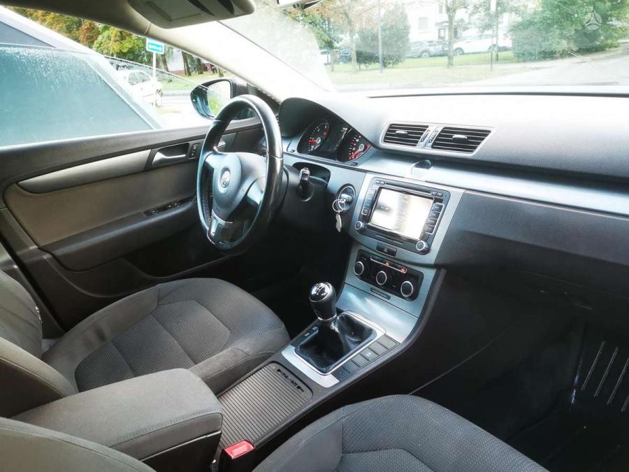 Brūns Volkswagen Passat 2012 Viļņa, ar dzinēja tilpumu 1.60 L un nobraukumu 333 tūkst. km par 4888 €, foto 13 vietnē AUTOMOTO.COM.LV
