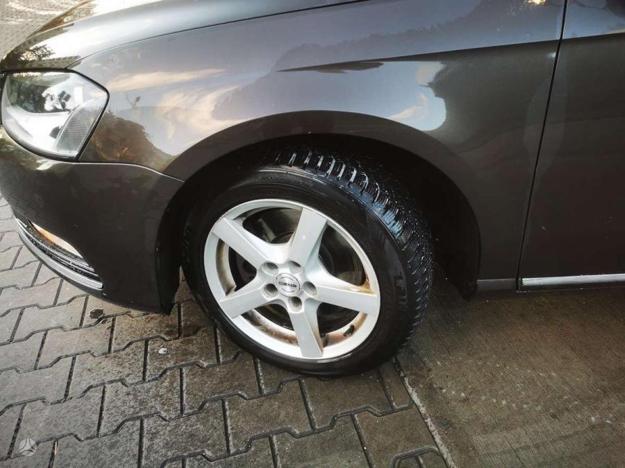 Brūns Volkswagen Passat 2012 Viļņa, ar dzinēja tilpumu 1.60 L un nobraukumu 333 tūkst. km par 4888 €, foto 23 vietnē AUTOMOTO.COM.LV
