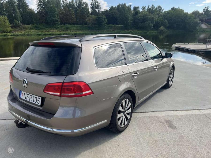 Brūns Volkswagen Passat 2012 Jonava, ar dzinēja tilpumu 1.57 L un nobraukumu 377 tūkst. km par 3999 €, foto 7 vietnē AUTOMOTO.COM.LV