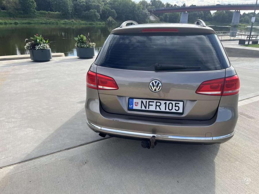 Brūns Volkswagen Passat 2012 Jonava, ar dzinēja tilpumu 1.57 L un nobraukumu 377 tūkst. km par 3999 €, foto 8 vietnē AUTOMOTO.COM.LV