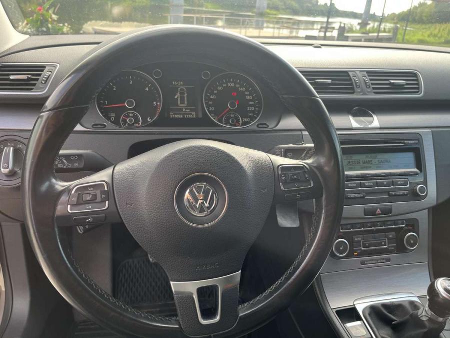Brūns Volkswagen Passat 2012 Jonava, ar dzinēja tilpumu 1.57 L un nobraukumu 377 tūkst. km par 3999 €, foto 12 vietnē AUTOMOTO.COM.LV