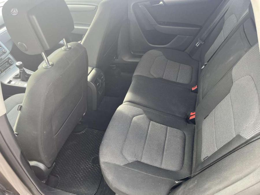 Brūns Volkswagen Passat 2012 Jonava, ar dzinēja tilpumu 1.57 L un nobraukumu 377 tūkst. km par 3999 €, foto 14 vietnē AUTOMOTO.COM.LV