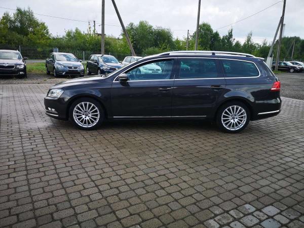 Brown Volkswagen Passat 2012 in Radviliskis, with an engine capacity of 1.97 L and mileage of 325 thousand km for 5350 €, photo 3 on AUTOMOTO.COM.LV