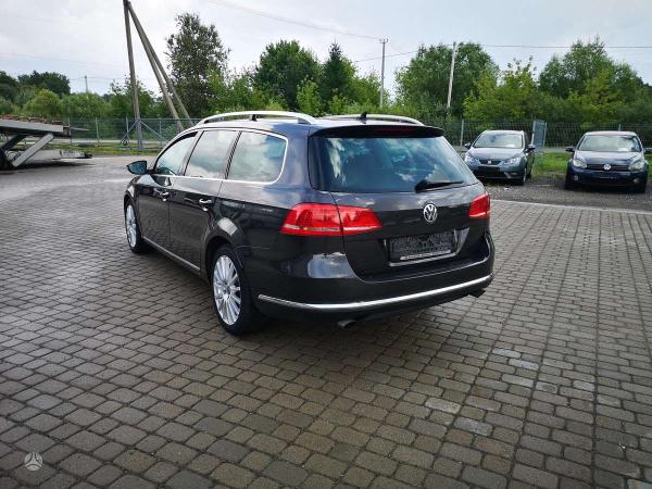 Brown Volkswagen Passat 2012 in Radviliskis, with an engine capacity of 1.97 L and mileage of 325 thousand km for 5350 €, photo 4 on AUTOMOTO.COM.LV