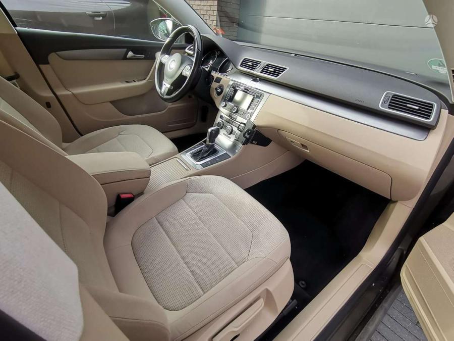 Brūns Volkswagen Passat 2012 Kauņa, ar dzinēja tilpumu 1.60 L un nobraukumu 255 tūkst. km par 4500 €, foto 11 vietnē AUTOMOTO.COM.LV