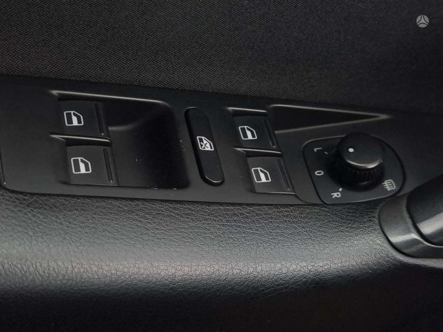 Brown Volkswagen Passat 2012 in Kaunas, with an engine capacity of 2.00 L and mileage of 296 thousand km for 5499 €, photo 14 on AUTOMOTO.COM.LV