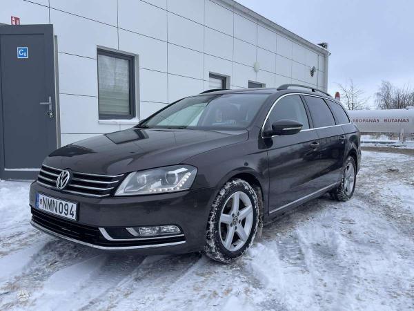 Brown Volkswagen Passat 2013 in Siauliai, with an engine capacity of 1.60 L and mileage of 237 thousand km for 4999 €, photo 2 on AUTOMOTO.COM.LV