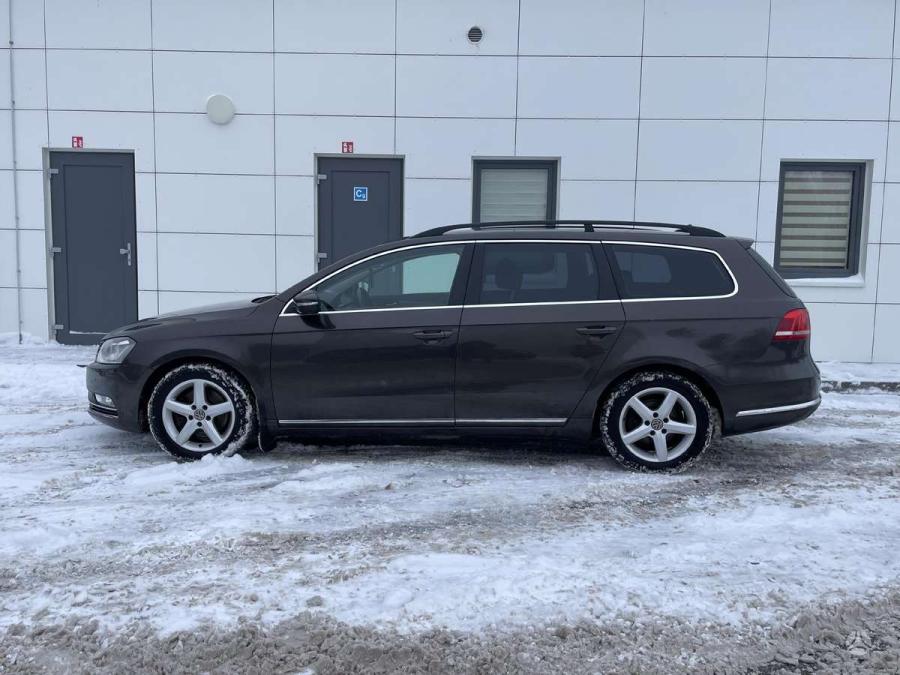 Brown Volkswagen Passat 2013 in Siauliai, with an engine capacity of 1.60 L and mileage of 237 thousand km for 4999 €, photo 6 on AUTOMOTO.COM.LV