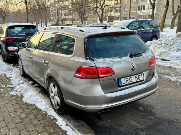 Brown Volkswagen Passat 2013 in Klaipeda, with an engine capacity of 1.97 L and mileage of 482 thousand km for 4000 €, photo 4 on AUTOMOTO.COM.LV