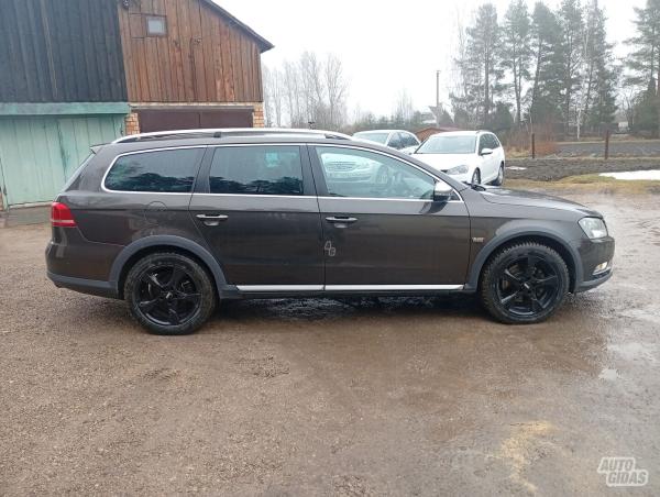 Brown Volkswagen Passat 2013 in Vilnius, with an engine capacity of 2.00 L and mileage of 268 thousand km for 6600 €, photo 6 on AUTOMOTO.COM.LV