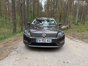 Brown Volkswagen Passat 2013 in Vilnius, with an engine capacity of 1.60 L and mileage of 250 thousand km for 5300 €, photo 3 on AUTOMOTO.COM.LV