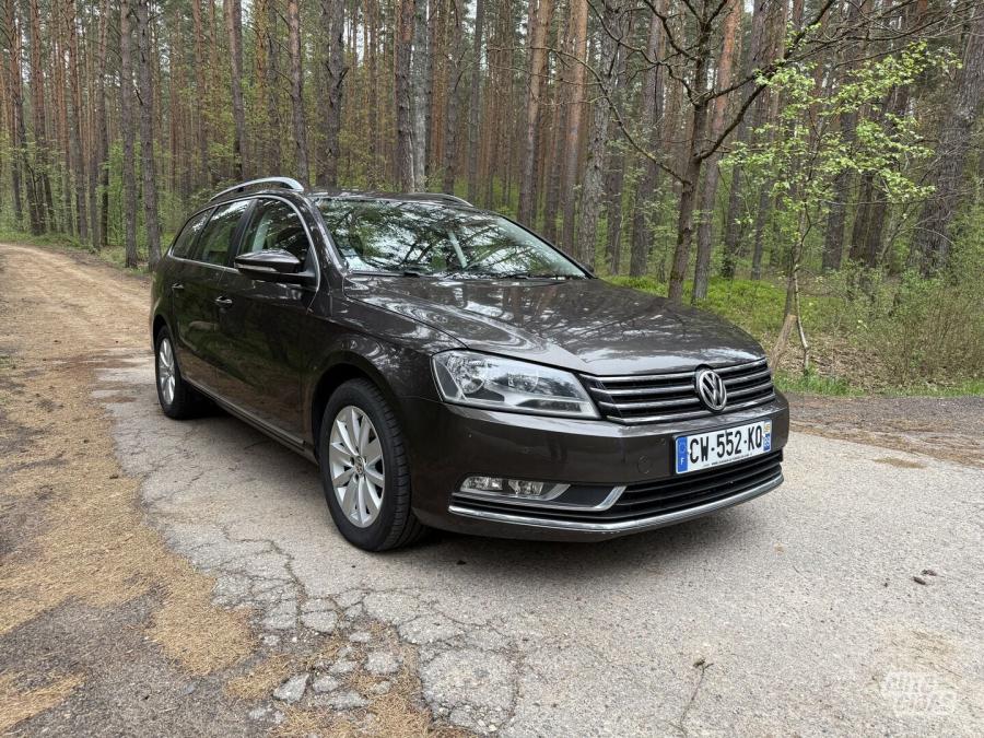Brown Volkswagen Passat 2013 in Vilnius, with an engine capacity of 1.60 L and mileage of 250 thousand km for 5300 €, photo 4 on AUTOMOTO.COM.LV