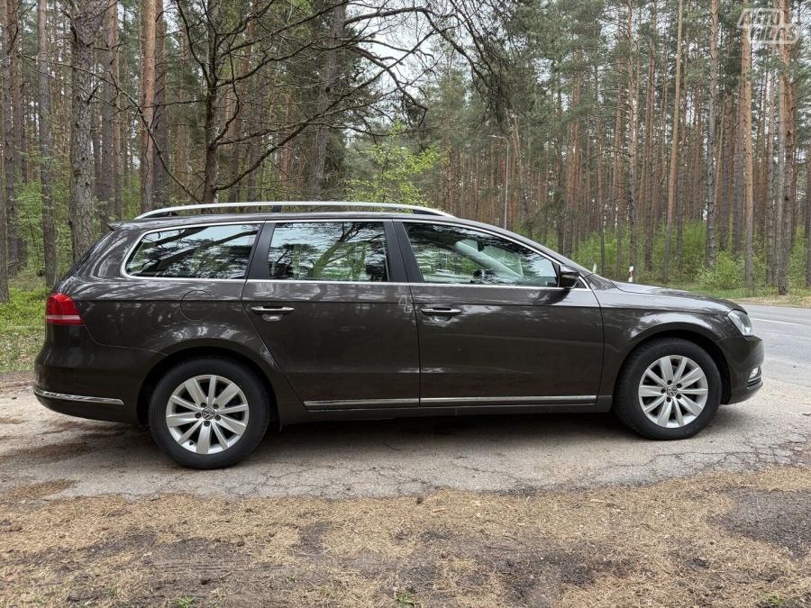 Brown Volkswagen Passat 2013 in Vilnius, with an engine capacity of 1.60 L and mileage of 250 thousand km for 5300 €, photo 5 on AUTOMOTO.COM.LV