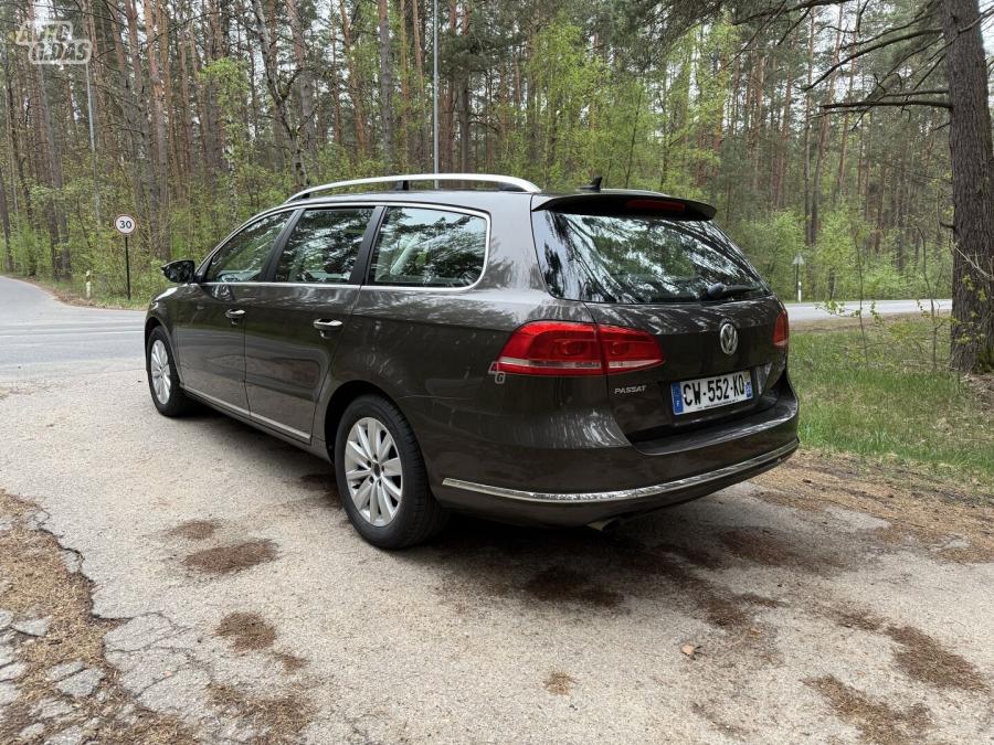Brown Volkswagen Passat 2013 in Vilnius, with an engine capacity of 1.60 L and mileage of 250 thousand km for 5300 €, photo 8 on AUTOMOTO.COM.LV