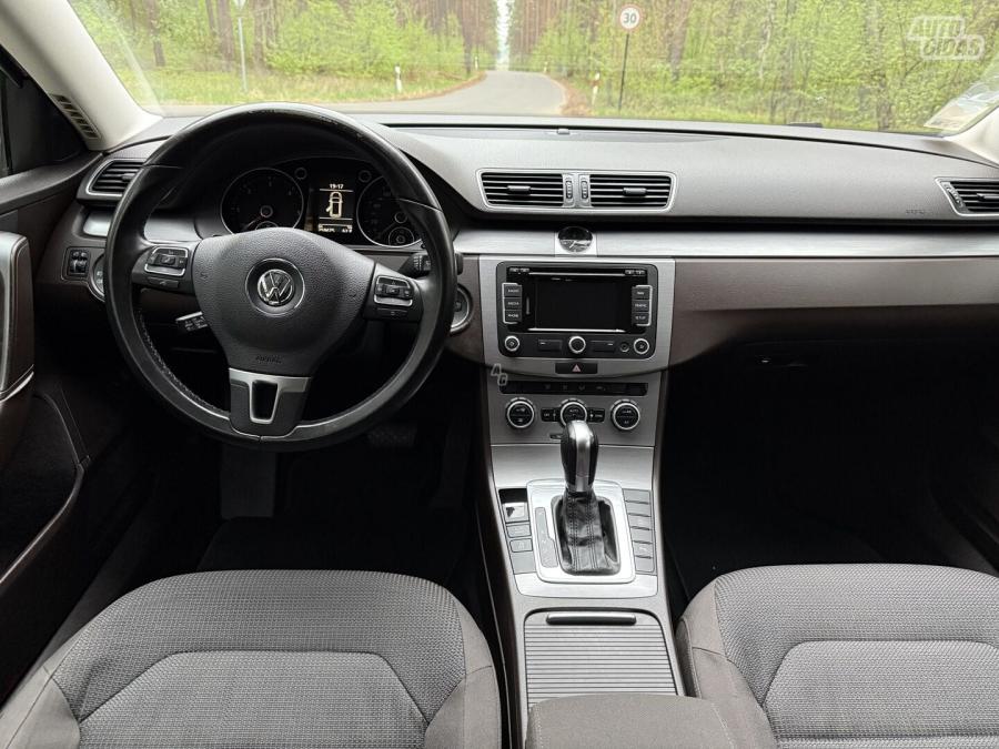 Brown Volkswagen Passat 2013 in Vilnius, with an engine capacity of 1.60 L and mileage of 250 thousand km for 5300 €, photo 13 on AUTOMOTO.COM.LV