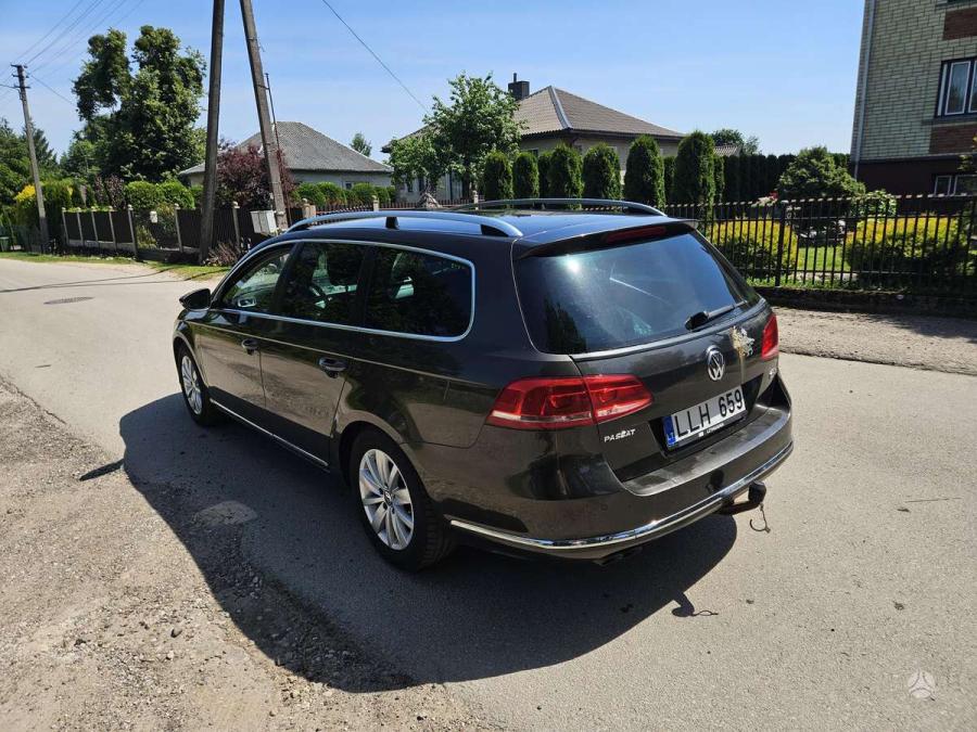 Brown Volkswagen Passat 2013 in Prienai, with an engine capacity of 1.97 L and mileage of 343 thousand km for 3600 €, photo 3 on AUTOMOTO.COM.LV