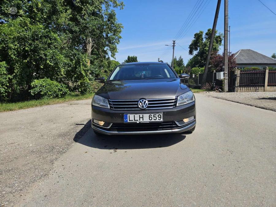 Brown Volkswagen Passat 2013 in Prienai, with an engine capacity of 1.97 L and mileage of 343 thousand km for 3600 €, photo 6 on AUTOMOTO.COM.LV