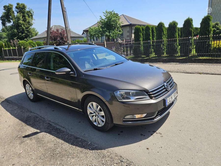 Brown Volkswagen Passat 2013 in Prienai, with an engine capacity of 1.97 L and mileage of 343 thousand km for 3600 €, photo 8 on AUTOMOTO.COM.LV