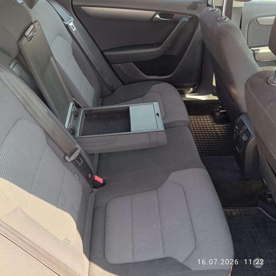 Brown Volkswagen Passat 2013 in Siauliai, with an engine capacity of 1.60 L and mileage of 282 thousand km for 5750 €, photo 12 on AUTOMOTO.COM.LV