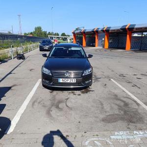 Brown Volkswagen Passat 2013 in Siauliai, with an engine capacity of 1.60 L and mileage of 282 thousand km for 5750 €, photo 23 on AUTOMOTO.COM.LV