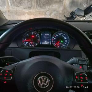 Brown Volkswagen Passat 2013 in Siauliai, with an engine capacity of 1.60 L and mileage of 282 thousand km for 5750 €, photo 28 on AUTOMOTO.COM.LV