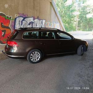 Brown Volkswagen Passat 2013 in Siauliai, with an engine capacity of 1.60 L and mileage of 282 thousand km for 5750 €, photo 32 on AUTOMOTO.COM.LV