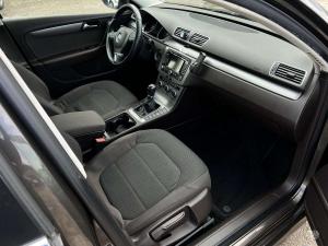 Brown Volkswagen Passat 2013 in Utena, with an engine capacity of 1.97 L and mileage of 291 thousand km for 5650 €, photo 11 on AUTOMOTO.COM.LV