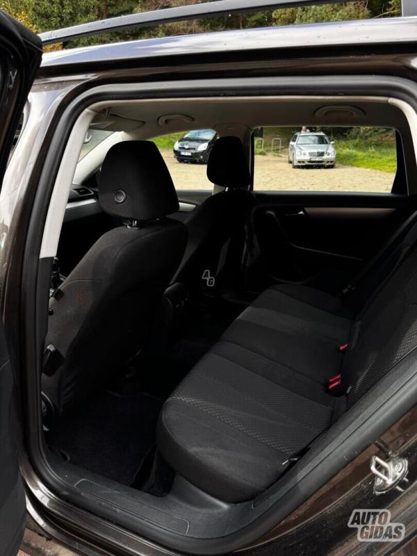 Brown Volkswagen Passat 2013 in Vilnius, with an engine capacity of 1.60 L and mileage of 349 thousand km for 5800 €, photo 10 on AUTOMOTO.COM.LV