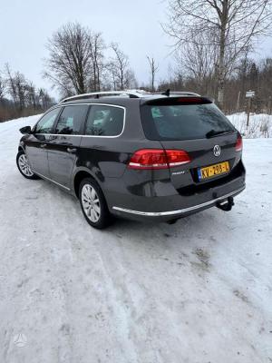Brown Volkswagen Passat 2014 in Kaunas, with an engine capacity of 1.60 L and mileage of 308 thousand km for 5850 €, photo 4 on AUTOMOTO.COM.LV