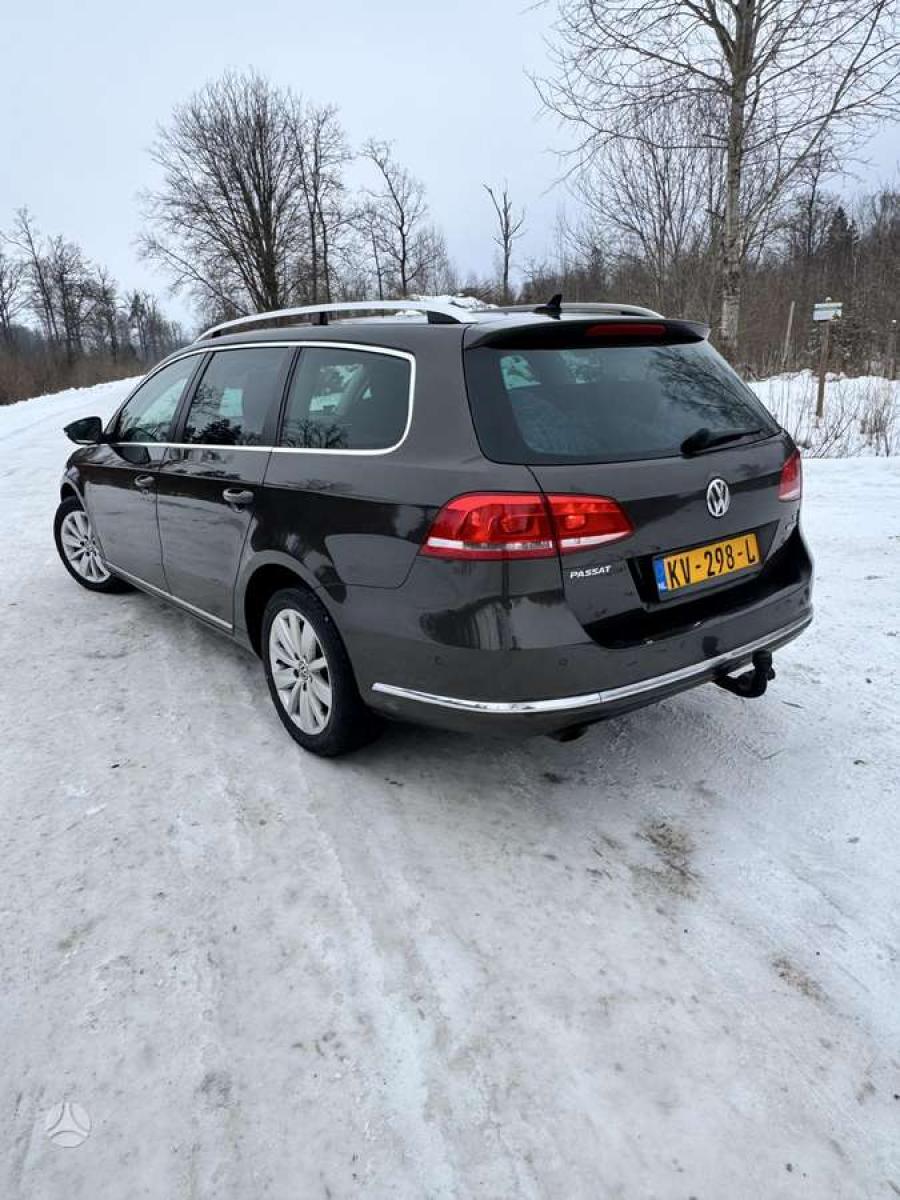 Brown Volkswagen Passat 2014 in Kaunas, with an engine capacity of 1.60 L and mileage of 308 thousand km for 5850 €, photo 4 on AUTOMOTO.COM.LV