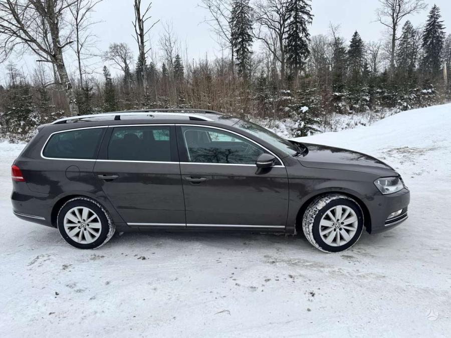 Brown Volkswagen Passat 2014 in Kaunas, with an engine capacity of 1.60 L and mileage of 308 thousand km for 5850 €, photo 10 on AUTOMOTO.COM.LV