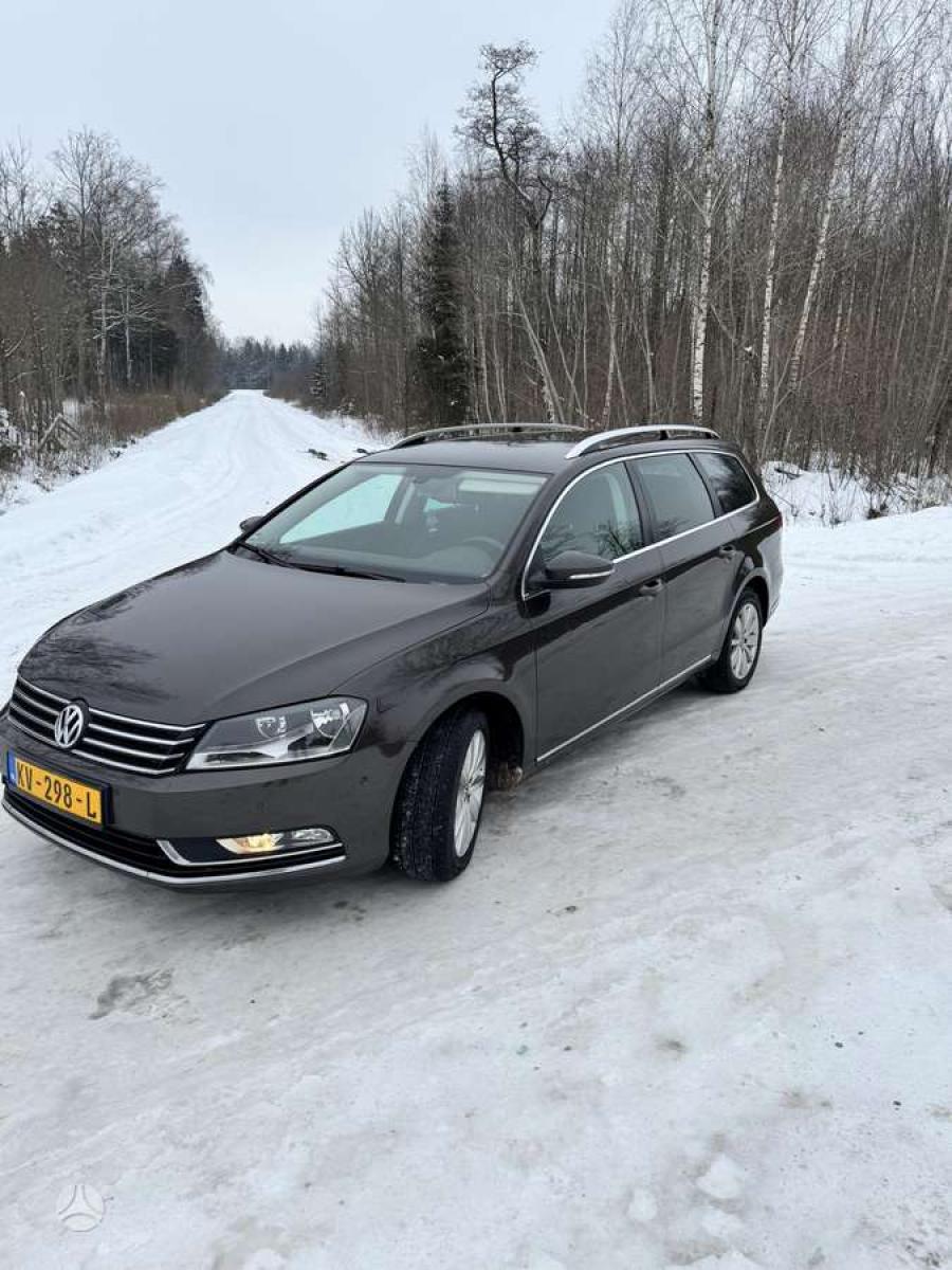 Brown Volkswagen Passat 2014 in Kaunas, with an engine capacity of 1.60 L and mileage of 308 thousand km for 5850 €, photo 11 on AUTOMOTO.COM.LV