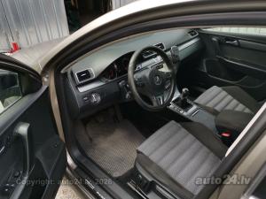 Brūns Volkswagen Passat 2014 Tallina, ar dzinēja tilpumu 2.00 L un nobraukumu 376 tūkst. km par 4400 €, foto 13 vietnē AUTOMOTO.COM.LV
