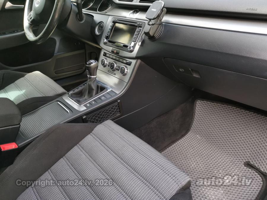 Brūns Volkswagen Passat 2014 Tallina, ar dzinēja tilpumu 2.00 L un nobraukumu 376 tūkst. km par 4400 €, foto 20 vietnē AUTOMOTO.COM.LV