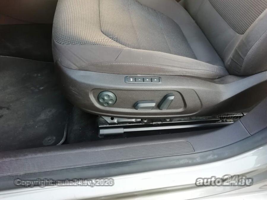 Brūns Volkswagen Passat 2014 Tallina, ar dzinēja tilpumu 2.00 L un nobraukumu 267 tūkst. km par 8500 €, foto 7 vietnē AUTOMOTO.COM.LV
