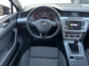 Brown Volkswagen Passat 2015 in Kedainiai, with an engine capacity of 1.97 L and mileage of 306 thousand km for 9750 €, photo 31 on AUTOMOTO.COM.LV