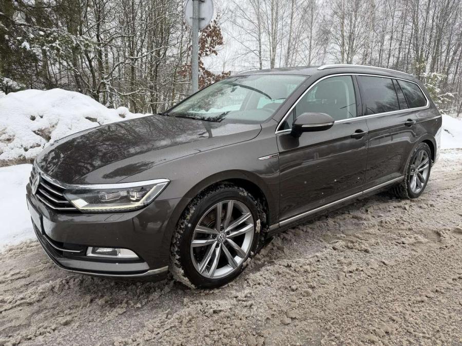 Brown Volkswagen Passat 2015 in Kaunas, with an engine capacity of 1.97 L and mileage of 290 thousand km for 12750 €, photo 1 on AUTOMOTO.COM.LV