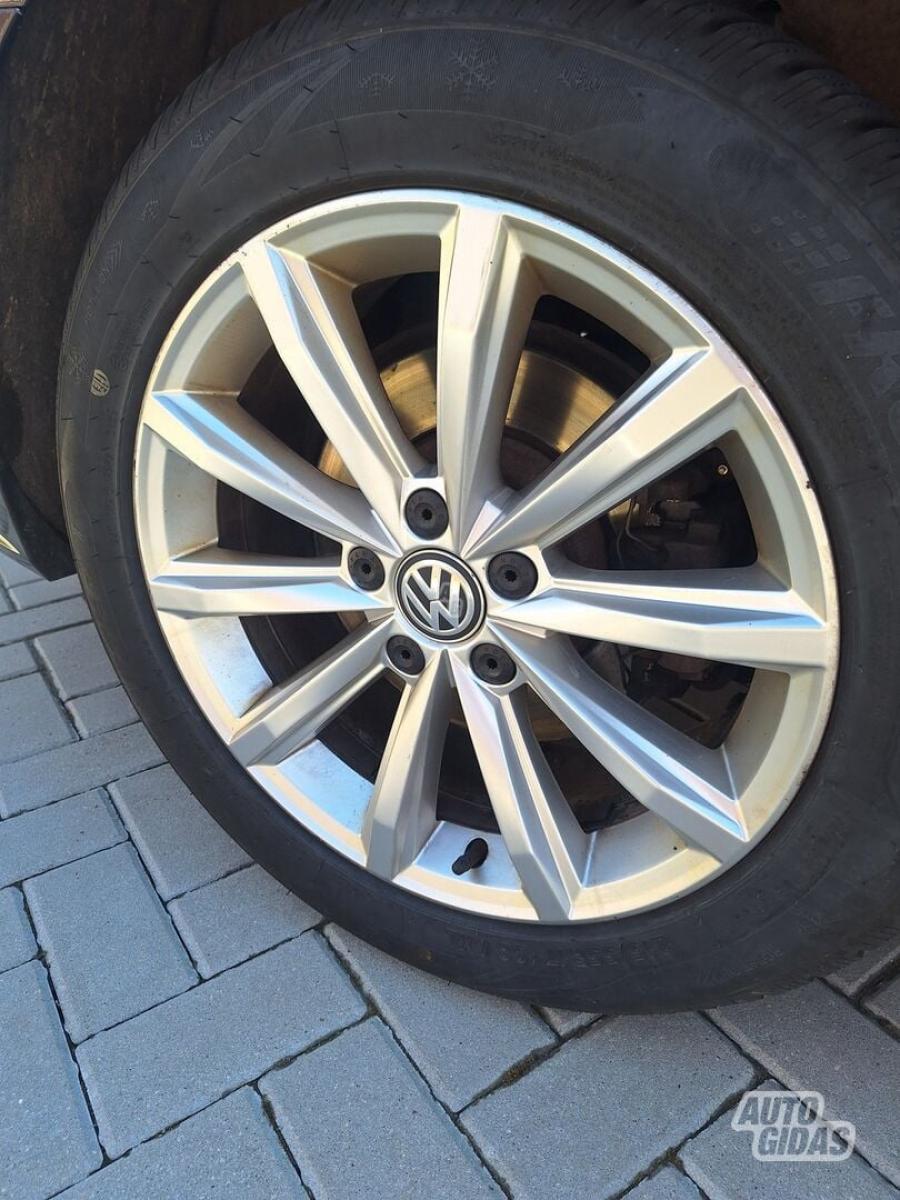 Brown Volkswagen Passat 2015 in Birstonas, with an engine capacity of 1.60 L and mileage of 236 thousand km for 9850 €, photo 11 on AUTOMOTO.COM.LV
