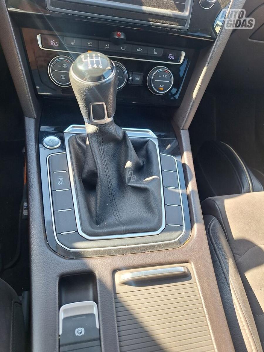 Brown Volkswagen Passat 2015 in Birstonas, with an engine capacity of 1.60 L and mileage of 236 thousand km for 9850 €, photo 13 on AUTOMOTO.COM.LV