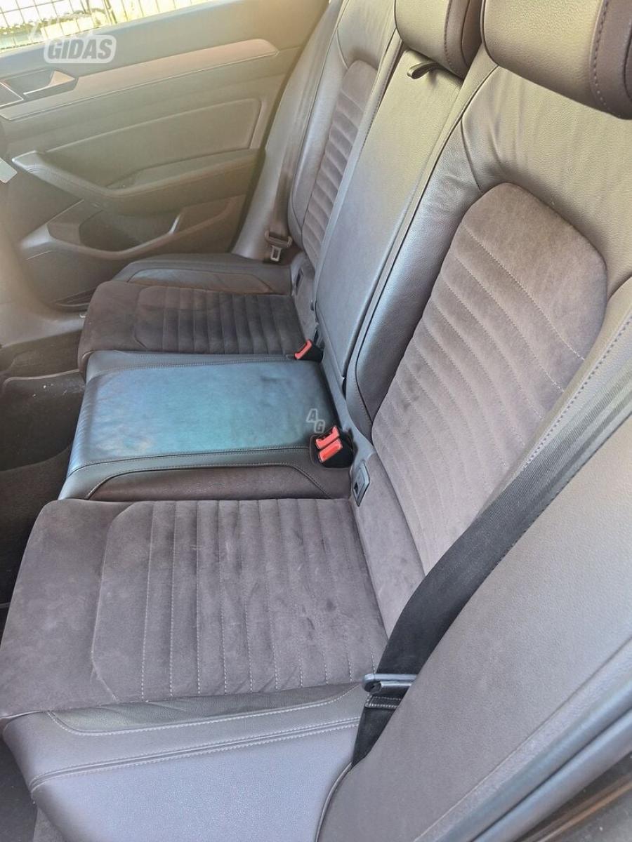 Brown Volkswagen Passat 2015 in Birstonas, with an engine capacity of 1.60 L and mileage of 236 thousand km for 9850 €, photo 20 on AUTOMOTO.COM.LV
