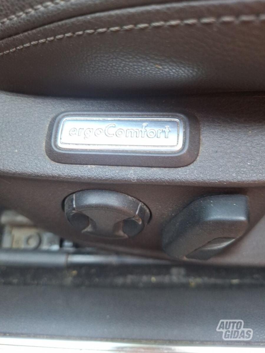 Brown Volkswagen Passat 2015 in Birstonas, with an engine capacity of 1.60 L and mileage of 236 thousand km for 9850 €, photo 29 on AUTOMOTO.COM.LV